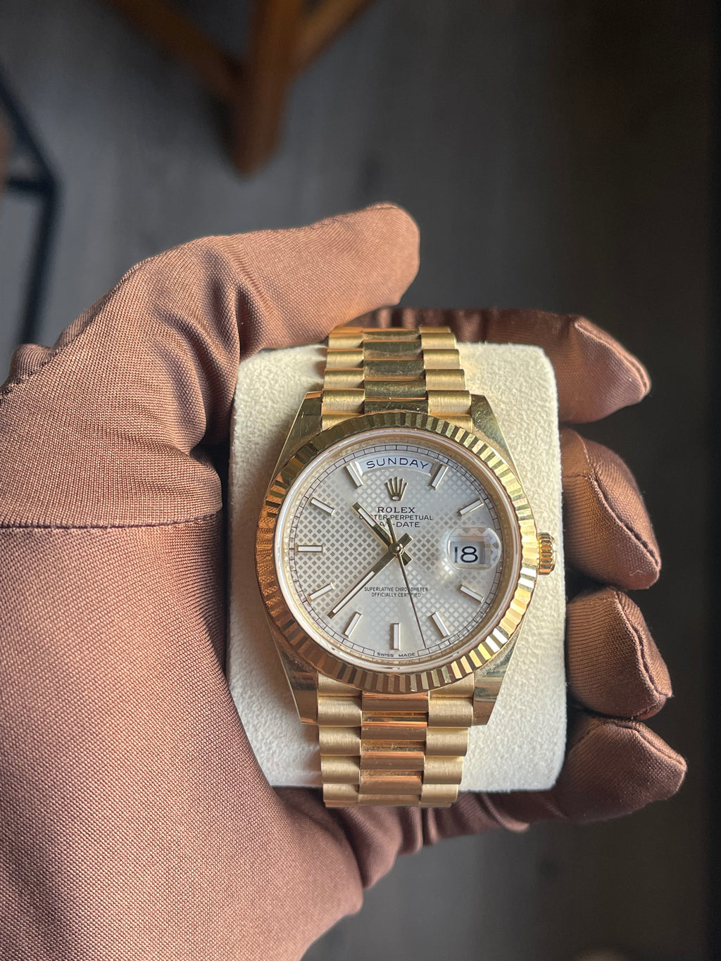 Rolex Day-Date "Silver Motif Dial" (228238) – Exclusive Time Zone